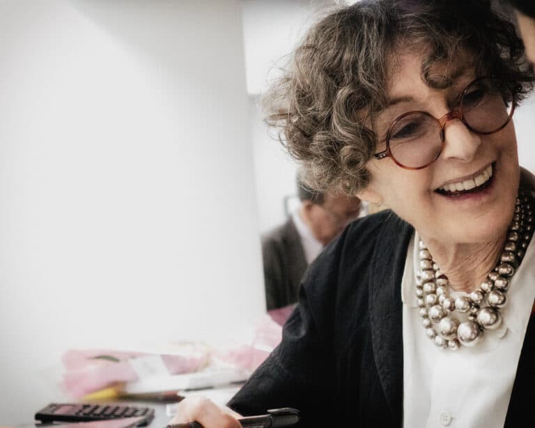 Qui est Sarah Moon ? Biographie de Sarah Moon – Art Guide